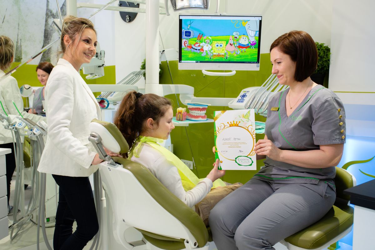 Dečiji zubar - Zalivanje fisura | Dental Plaza